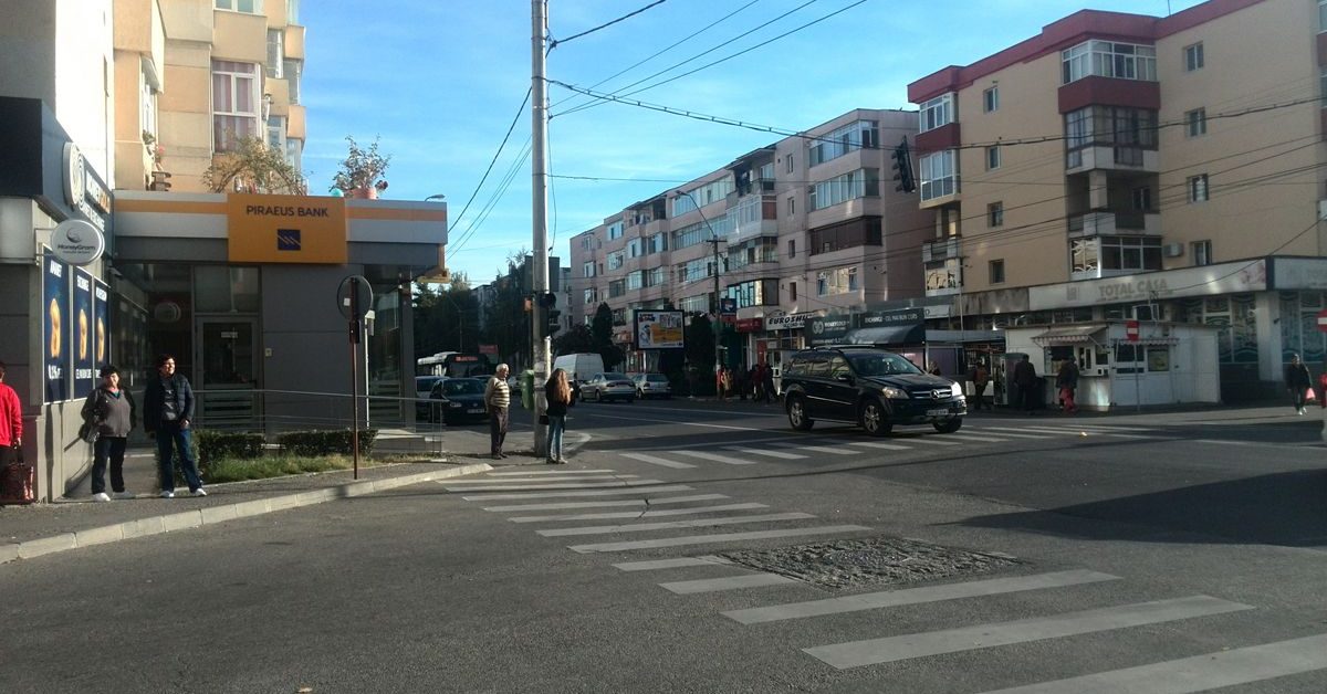 Semafor defect, poliţie… paralelă – Ziarul Argeşul - ediţia online