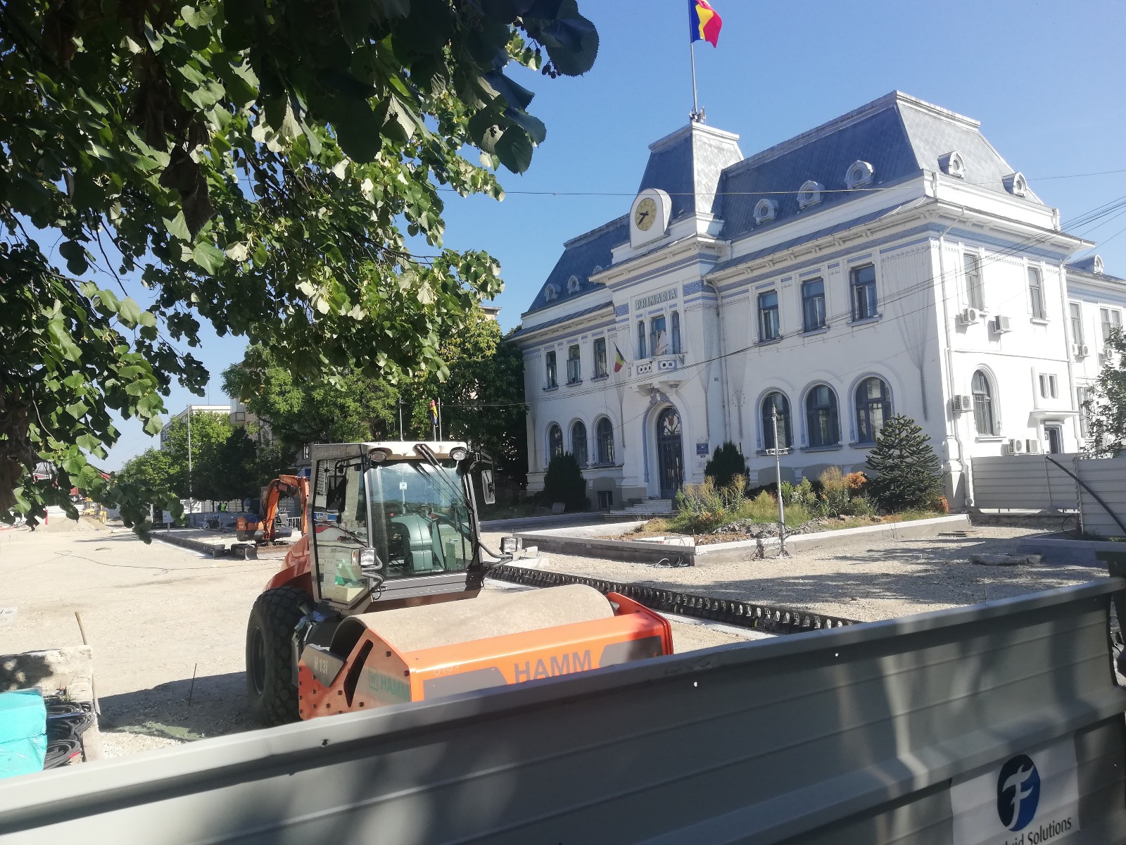 Până la „smart city”, ne mănâncă lopata şi cazmaua! – Ziarul Argeşul ...