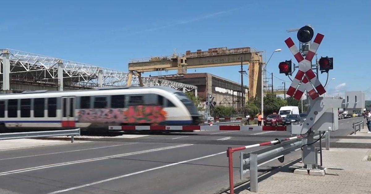 Pitești: Două trenuri InterRegio au trecut cu succes la noua barieră ...