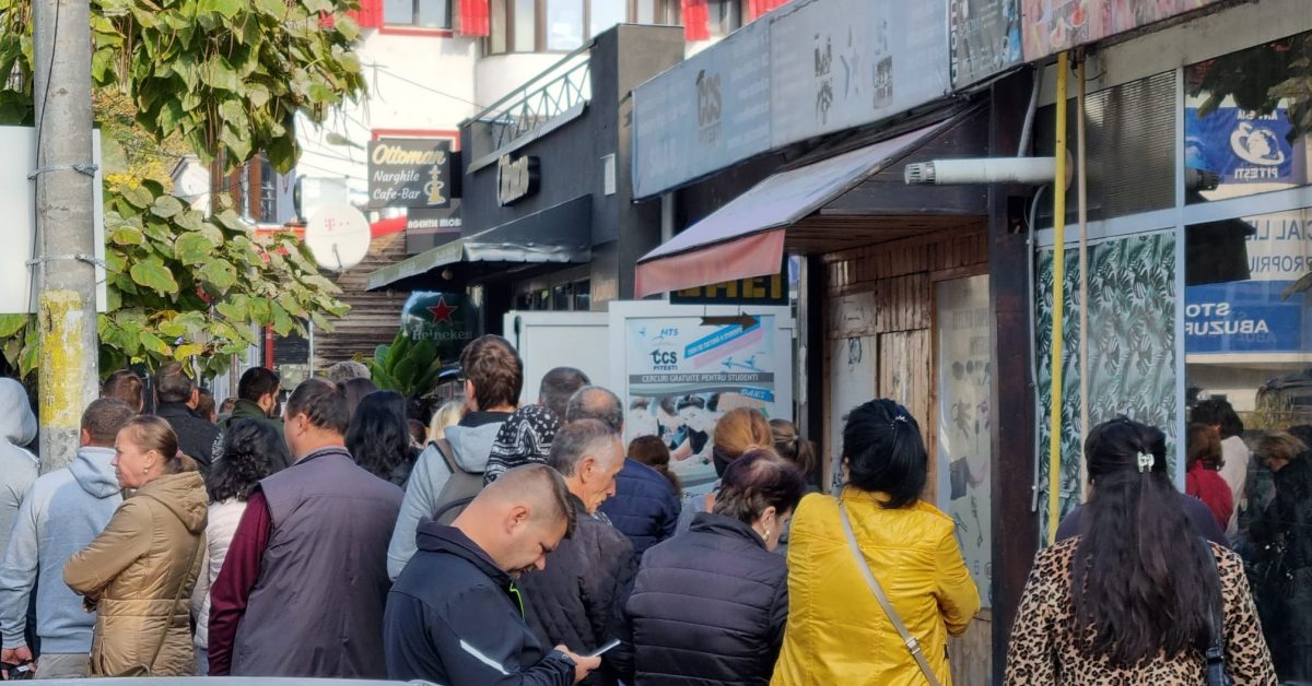 Vor să se angajeze! Târg de locuri de muncă în Pitești – Ziarul Argeşul ...