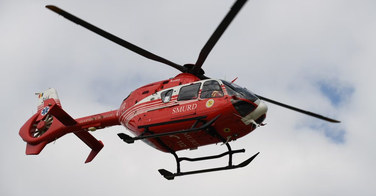 Băiat de 15 ani, cu piciorul amputat de tren. Asculta muzică la căști ...