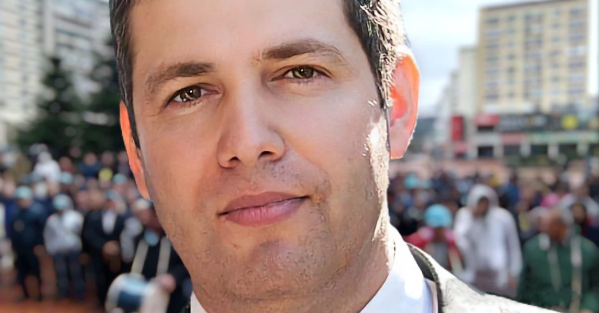 Funcţionarii de la Prefectura Argeş intră în grevă generală. „Ieşim pe ...