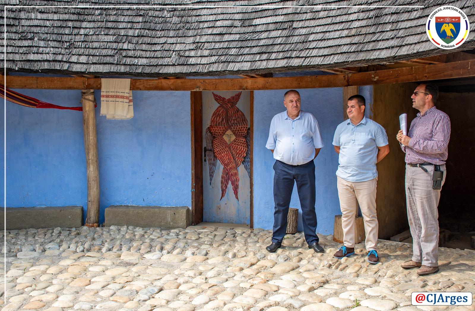 Argeş. Locul unde pasionaţii de arhitectură construiesc structuri din ...