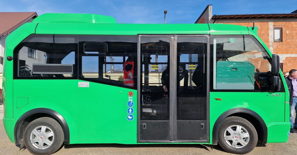 Microbuz ultramodern la Bradu – Ziarul Argeşul - ediţia online