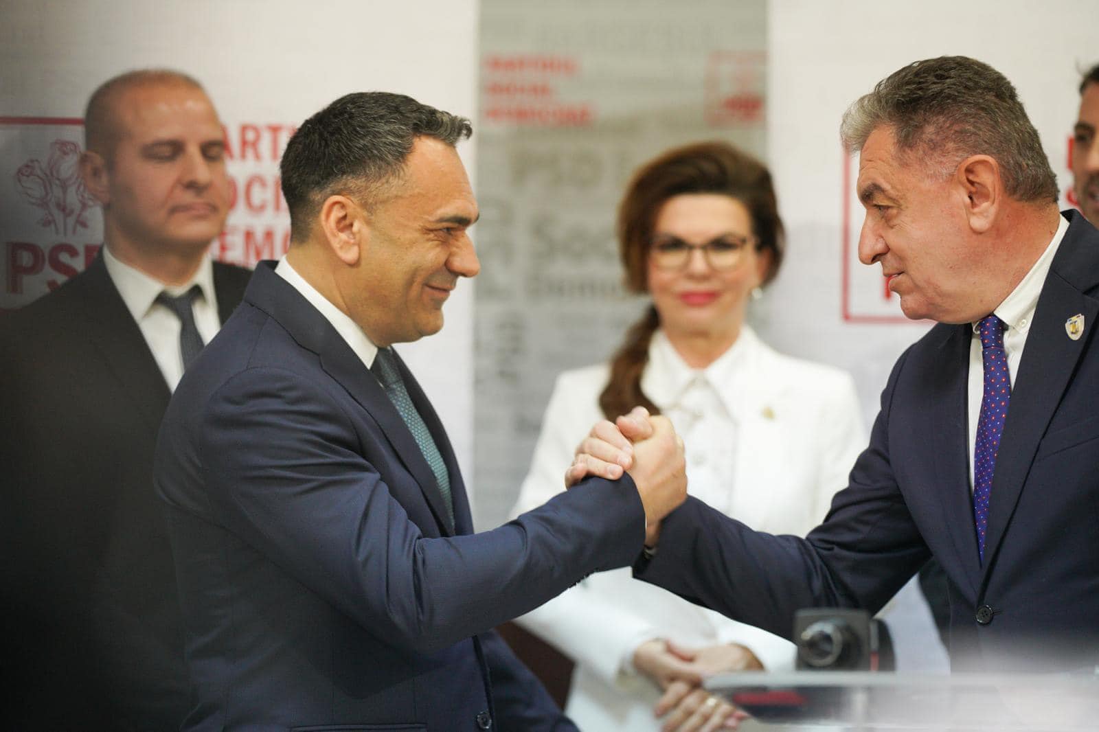 Gelu Tofan intră în PSD Argeș, alături de Ana Stan – Ziarul Argeşul ...