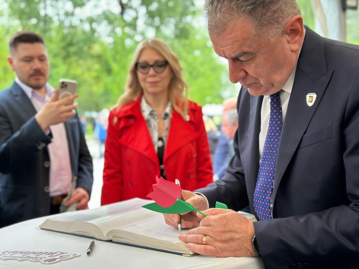 Simfonia Lalelelor, imagini spectaculoase din Parcul “Lunca Argeșului ...