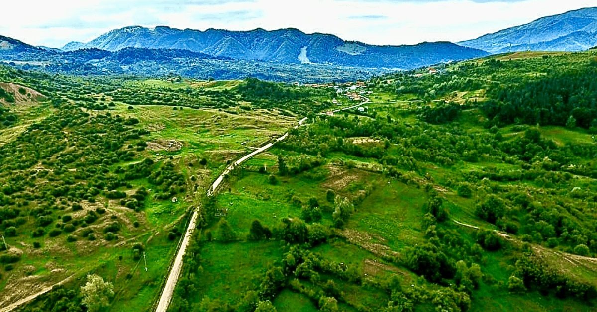 Se modernizează drumul legătură între Curtea de Argeș și Câineni ...