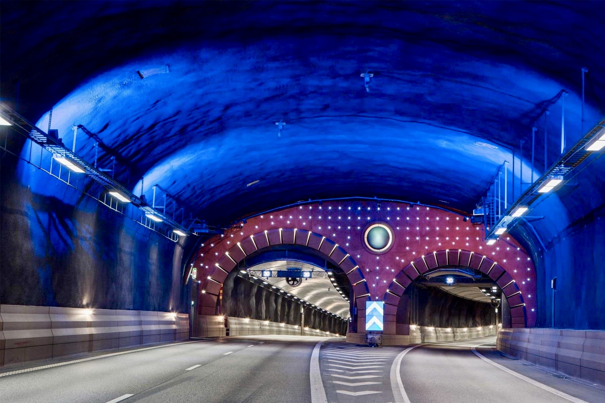 Progres năucitor la primul tunel veritabil din România pe autostrada Sibiu – Pitești – Ziarul ...