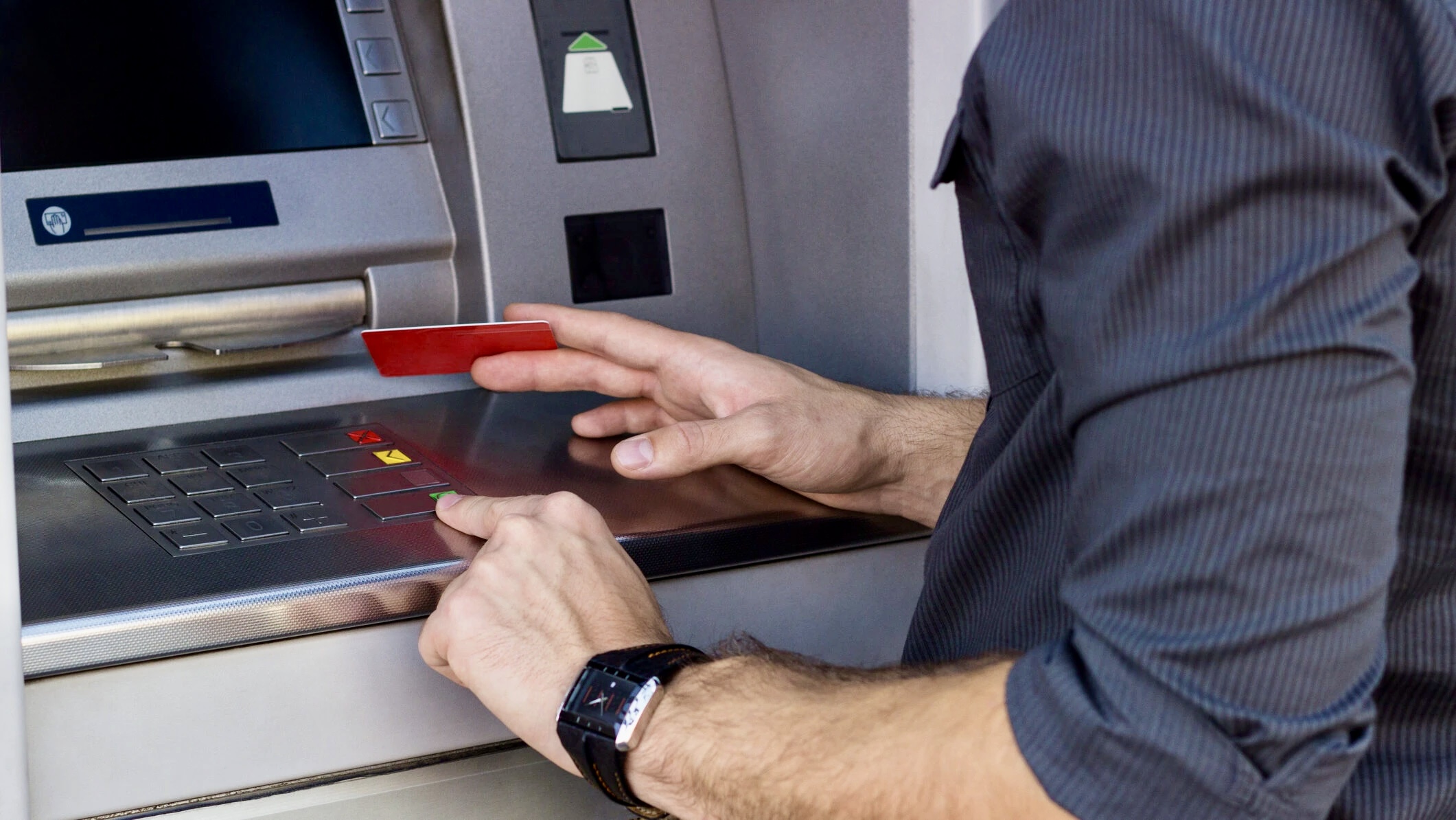 De astăzi se schimbă totul pentru milioane de români cu cont la bancă!