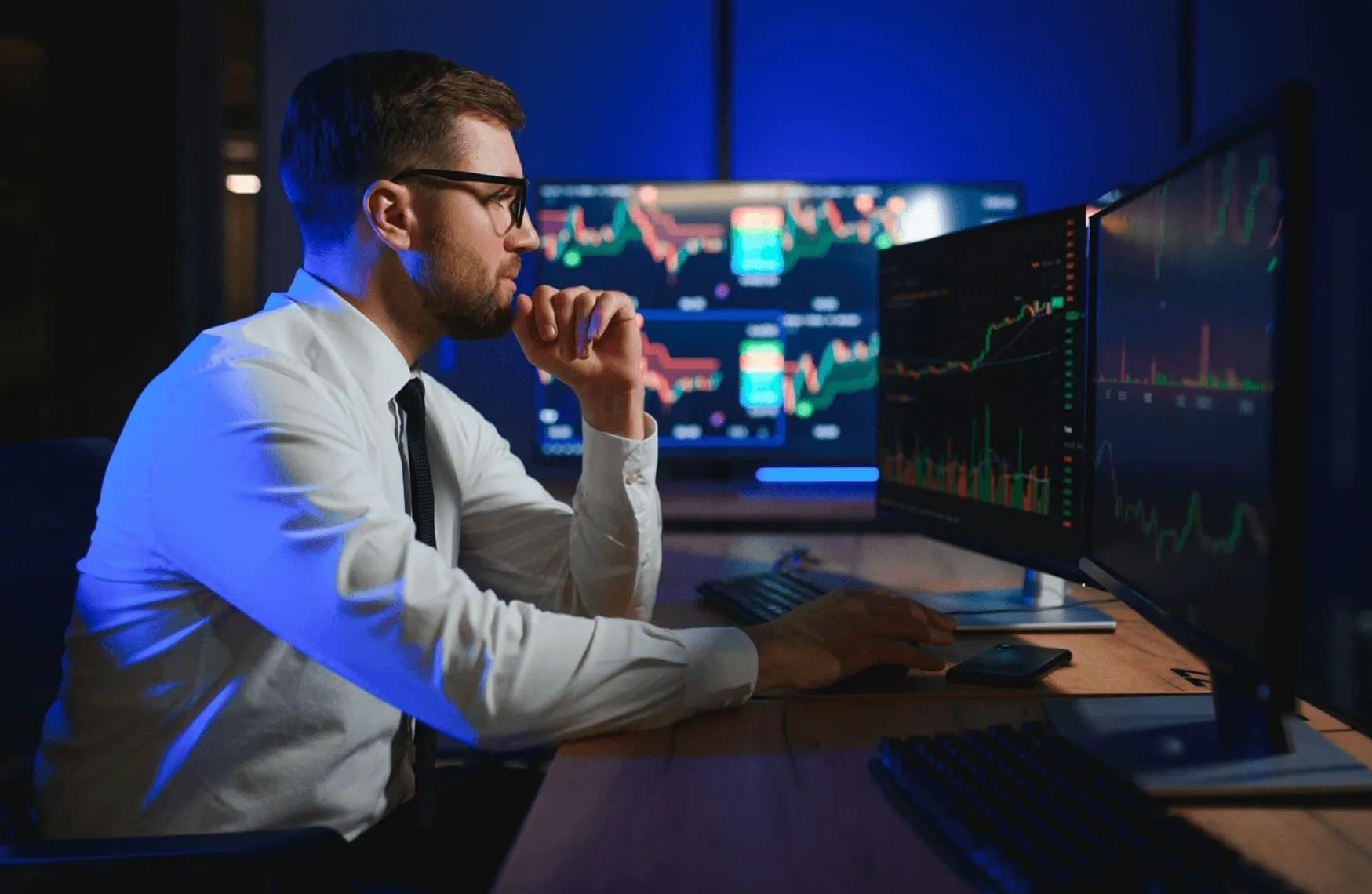 Risc Ridicat vs Risc Scăzut în Pariuri: Strategii de Management